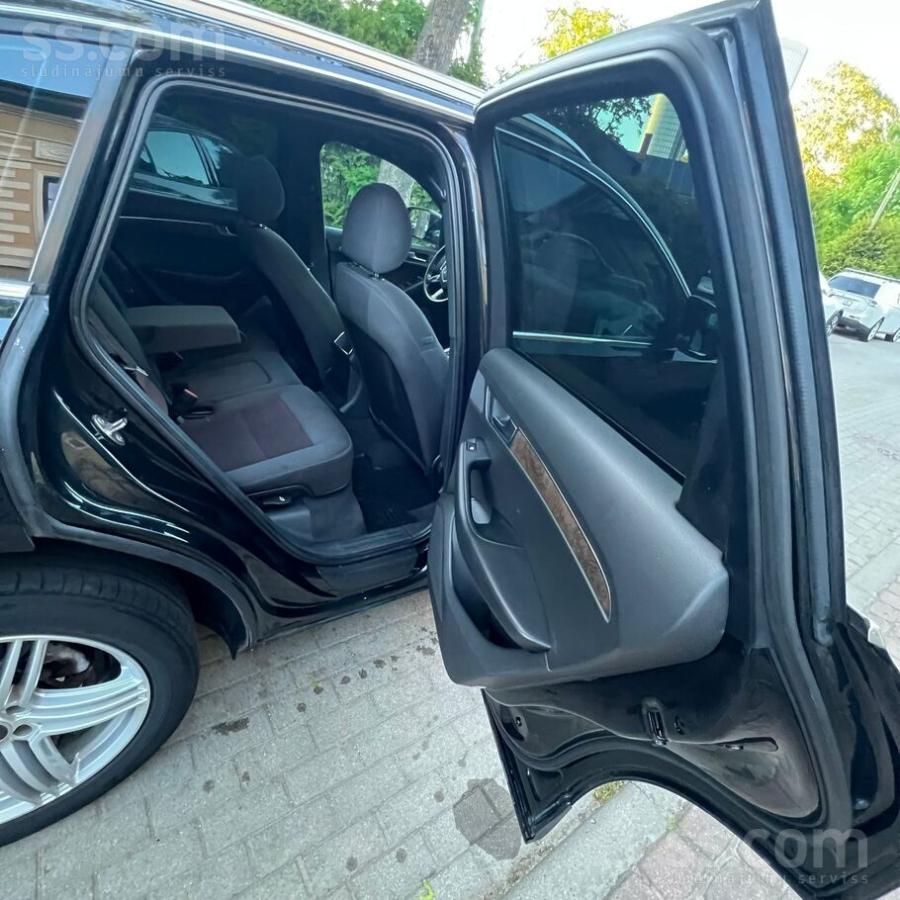 Black Audi Q5 2009 in Riga, with an engine capacity of 2.00 L and mileage of 231 thousand km for 8290 €, photo 9 on AUTOMOTO.COM.LV