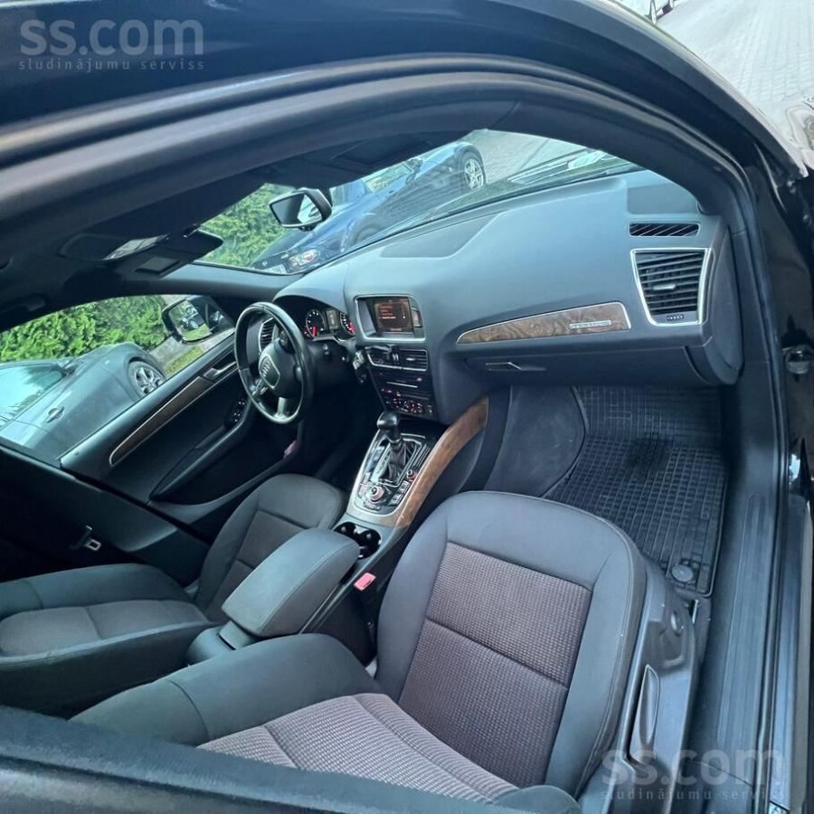Black Audi Q5 2009 in Riga, with an engine capacity of 2.00 L and mileage of 231 thousand km for 8290 €, photo 10 on AUTOMOTO.COM.LV