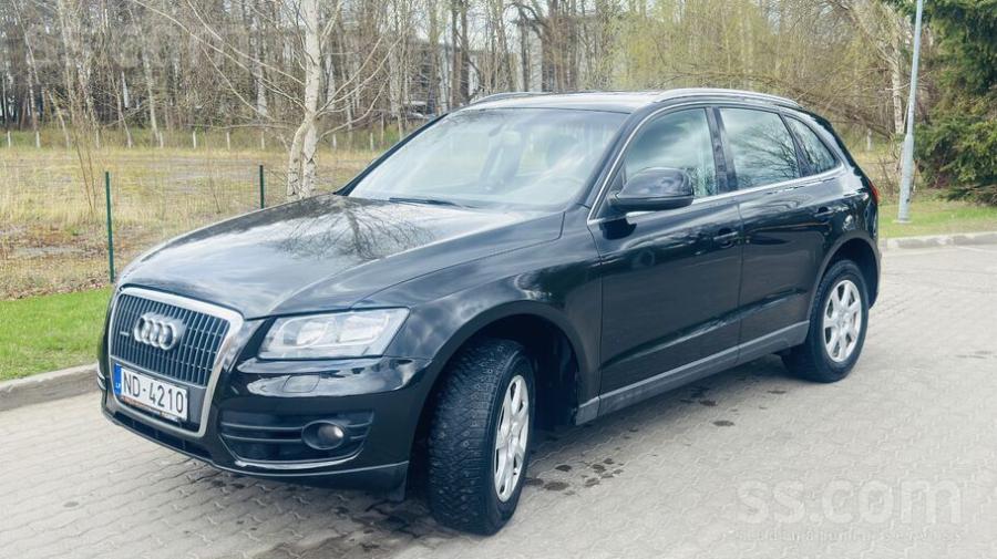 Black Audi Q5 2009 in Riga, with an engine capacity of 2.00 L and mileage of 215 thousand km for 7350 €, photo 1 on AUTOMOTO.COM.LV