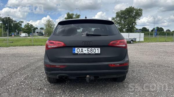Black Audi Q5 2009 in Daugavpils, with an engine capacity of 2.00 L and mileage of 211 thousand km for 7750 €, photo 4 on AUTOMOTO.COM.LV