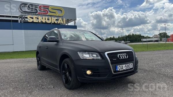 Black Audi Q5 2009 in Daugavpils, with an engine capacity of 2.00 L and mileage of 211 thousand km for 7750 €, photo 7 on AUTOMOTO.COM.LV