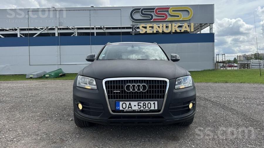 Black Audi Q5 2009 in Daugavpils, with an engine capacity of 2.00 L and mileage of 211 thousand km for 7750 €, photo 9 on AUTOMOTO.COM.LV