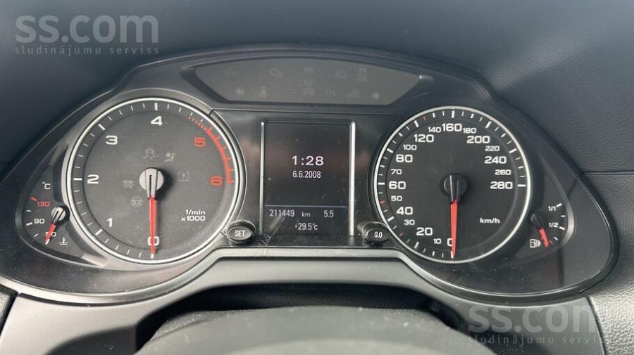 Black Audi Q5 2009 in Daugavpils, with an engine capacity of 2.00 L and mileage of 211 thousand km for 7750 €, photo 13 on AUTOMOTO.COM.LV