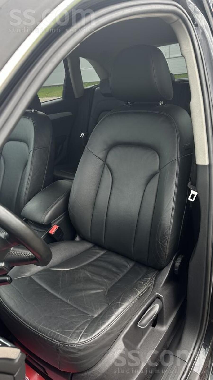 Black Audi Q5 2009 in Daugavpils, with an engine capacity of 2.00 L and mileage of 211 thousand km for 7750 €, photo 18 on AUTOMOTO.COM.LV