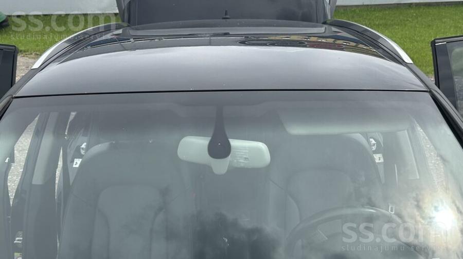 Black Audi Q5 2009 in Daugavpils, with an engine capacity of 2.00 L and mileage of 211 thousand km for 7750 €, photo 28 on AUTOMOTO.COM.LV