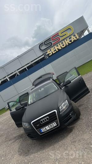 Black Audi Q5 2009 in Daugavpils, with an engine capacity of 2.00 L and mileage of 211 thousand km for 7750 €, photo 31 on AUTOMOTO.COM.LV