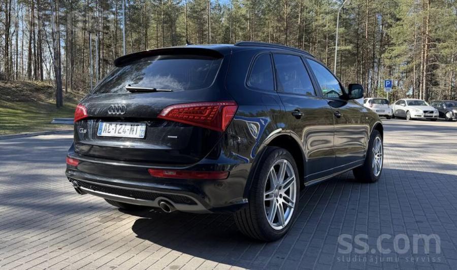 Black Audi Q5 2009 in Riga, with an engine capacity of 3.00 L and mileage of 295 thousand km for 10000 €, photo 7 on AUTOMOTO.COM.LV