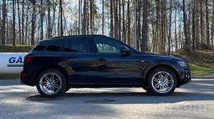 Black Audi Q5 2009 in Riga, with an engine capacity of 3.00 L and mileage of 295 thousand km for 10000 €, photo 8 on AUTOMOTO.COM.LV