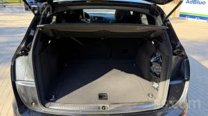 Black Audi Q5 2009 in Riga, with an engine capacity of 3.00 L and mileage of 295 thousand km for 10000 €, photo 29 on AUTOMOTO.COM.LV