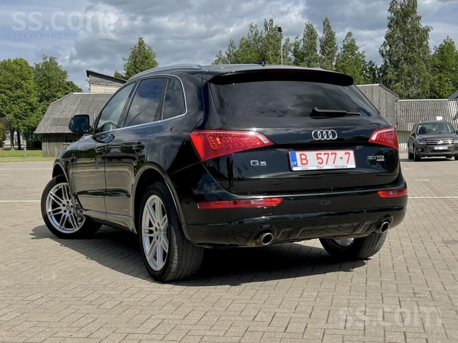 Melns Audi Q5 2009 Cēsis, ar dzinēja tilpumu 3.00 L un nobraukumu 287 tūkst. km par 7950 €, foto 3 vietnē AUTOMOTO.COM.LV