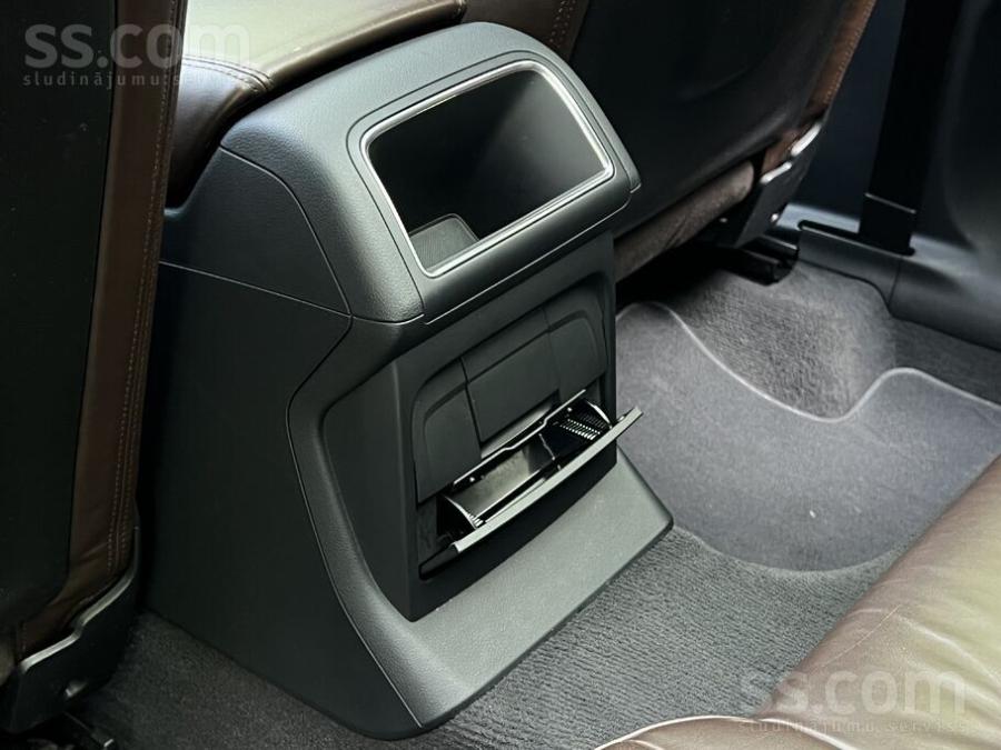 Melns Audi Q5 2009 Cēsis, ar dzinēja tilpumu 3.00 L un nobraukumu 287 tūkst. km par 7950 €, foto 23 vietnē AUTOMOTO.COM.LV