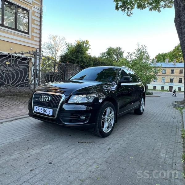 Melns Audi Q5 2009 Rīga, ar dzinēja tilpumu 2.00 L un nobraukumu 231 tūkst. km par 8290 €, foto 1 vietnē AUTOMOTO.COM.LV