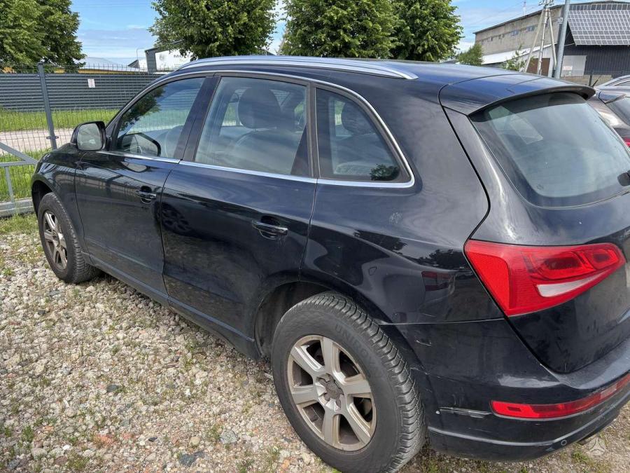 Black Audi Q5 2009 in Taurage, with an engine capacity of 1.97 L and mileage of 380 thousand km for 5000 €, photo 4 on AUTOMOTO.COM.LV