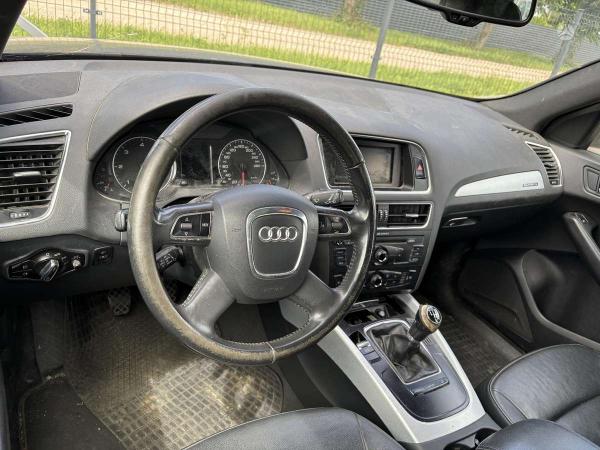 Melns Audi Q5 2009 Tauragė, ar dzinēja tilpumu 1.97 L un nobraukumu 380 tūkst. km par 5000 €, foto 10 vietnē AUTOMOTO.COM.LV