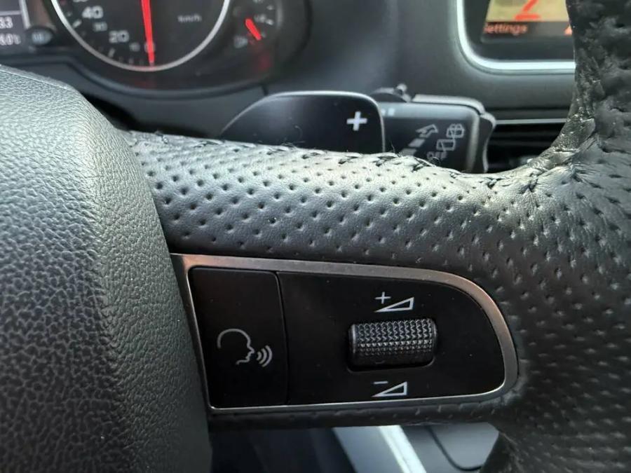 Black Audi Q5 2009 in Riga, with an engine capacity of 3.00 L and mileage of 275 thousand km for 6000 €, photo 19 on AUTOMOTO.COM.LV
