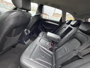 Black Audi Q5 2009 in Riga, with an engine capacity of 2.00 L and mileage of 221 thousand km for 8900 €, photo 4 on AUTOMOTO.COM.LV
