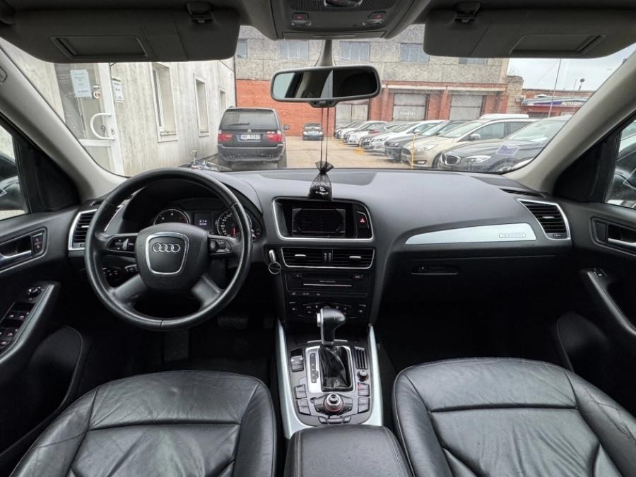 Black Audi Q5 2009 in Riga, with an engine capacity of 2.00 L and mileage of 221 thousand km for 8900 €, photo 5 on AUTOMOTO.COM.LV