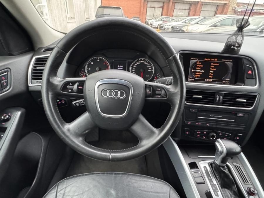 Black Audi Q5 2009 in Riga, with an engine capacity of 2.00 L and mileage of 221 thousand km for 8900 €, photo 6 on AUTOMOTO.COM.LV
