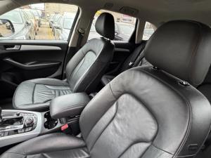 Black Audi Q5 2009 in Riga, with an engine capacity of 2.00 L and mileage of 221 thousand km for 8900 €, photo 7 on AUTOMOTO.COM.LV