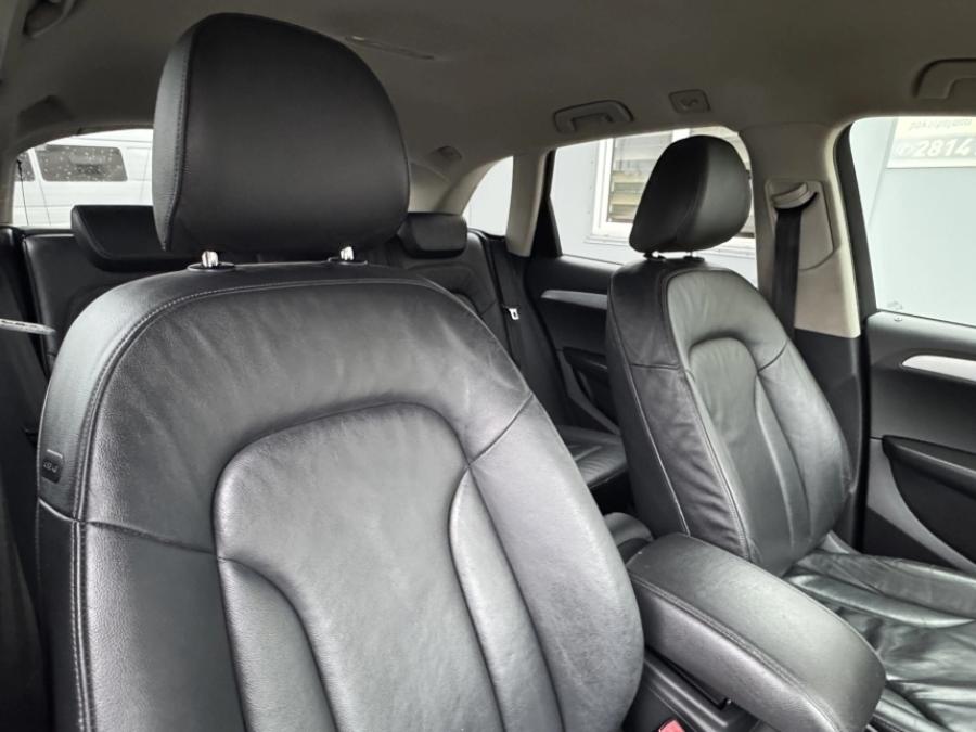 Black Audi Q5 2009 in Riga, with an engine capacity of 2.00 L and mileage of 221 thousand km for 8900 €, photo 11 on AUTOMOTO.COM.LV
