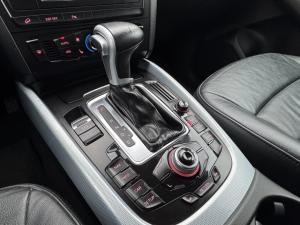 Black Audi Q5 2009 in Riga, with an engine capacity of 2.00 L and mileage of 221 thousand km for 8900 €, photo 15 on AUTOMOTO.COM.LV