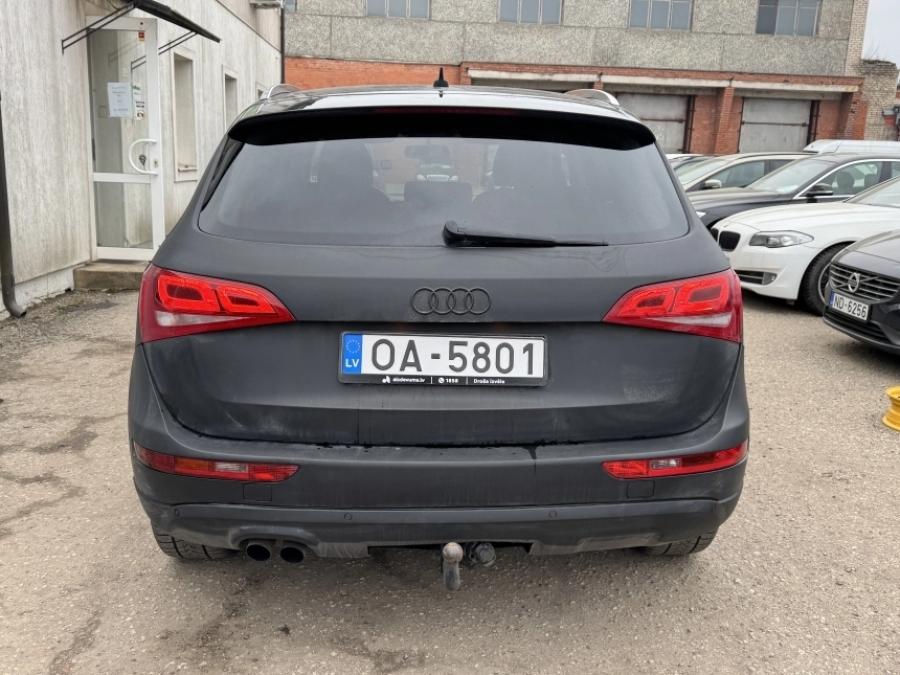 Black Audi Q5 2009 in Riga, with an engine capacity of 2.00 L and mileage of 221 thousand km for 8900 €, photo 26 on AUTOMOTO.COM.LV