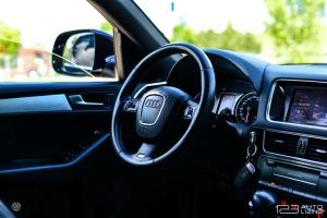 Black Audi Q5 2009 in Kretinga, with an engine capacity of 3.00 L and mileage of 234 thousand km for 9950 €, photo 11 on AUTOMOTO.COM.LV
