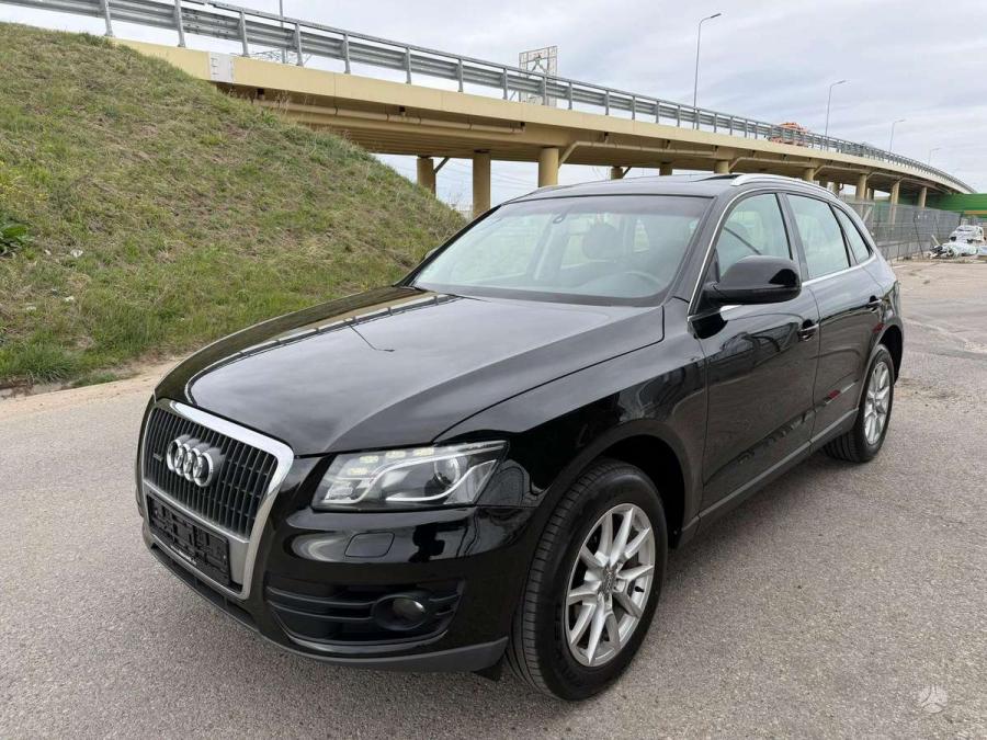 Black Audi Q5 2009 in Marijampole, with an engine capacity of 1.97 L and mileage of 293 thousand km for 8000 €, photo 4 on AUTOMOTO.COM.LV