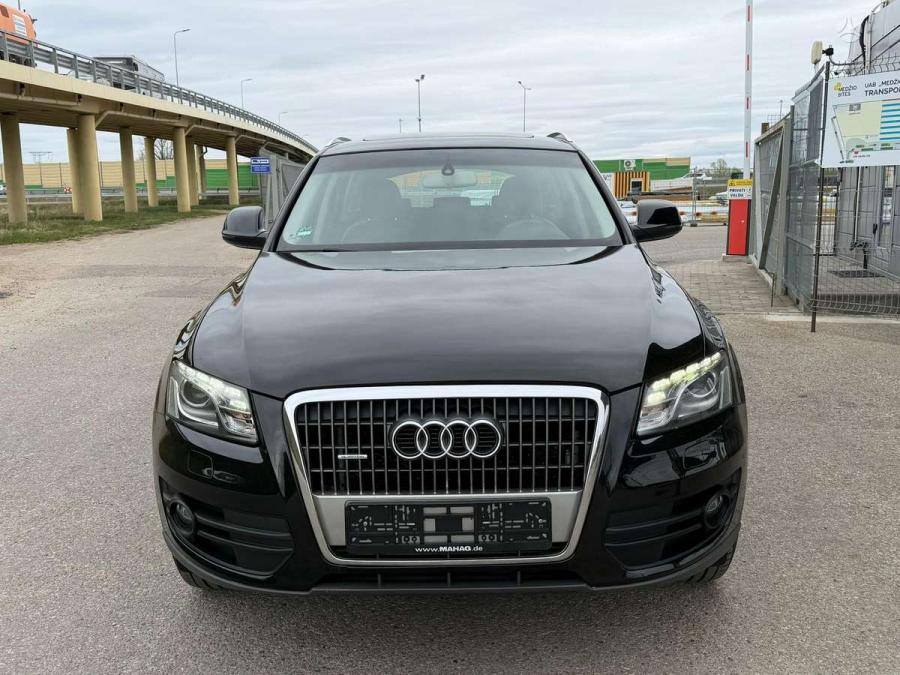 Black Audi Q5 2009 in Marijampole, with an engine capacity of 1.97 L and mileage of 293 thousand km for 8000 €, photo 5 on AUTOMOTO.COM.LV