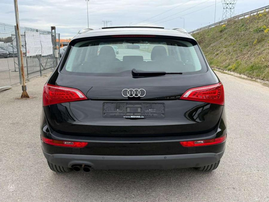 Black Audi Q5 2009 in Marijampole, with an engine capacity of 1.97 L and mileage of 293 thousand km for 8000 €, photo 8 on AUTOMOTO.COM.LV