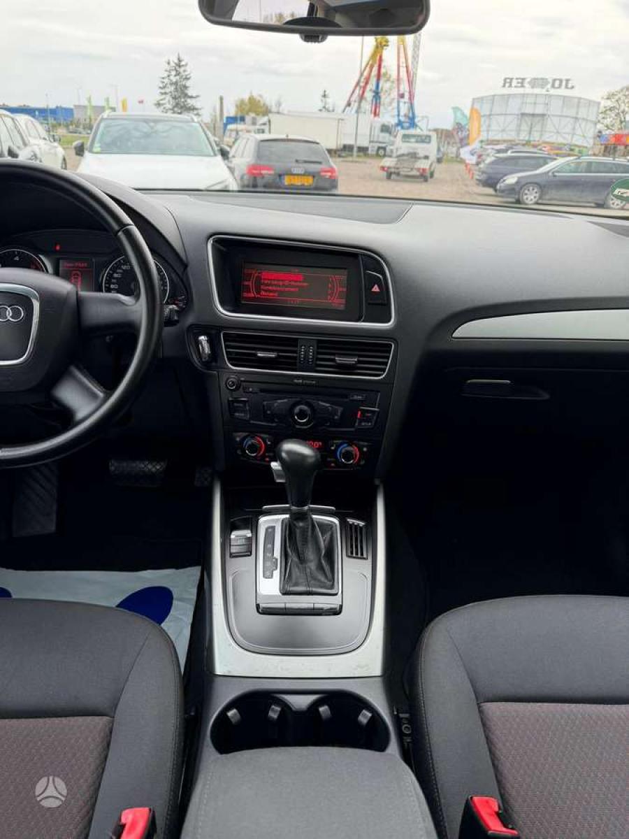 Black Audi Q5 2009 in Marijampole, with an engine capacity of 1.97 L and mileage of 293 thousand km for 8000 €, photo 18 on AUTOMOTO.COM.LV