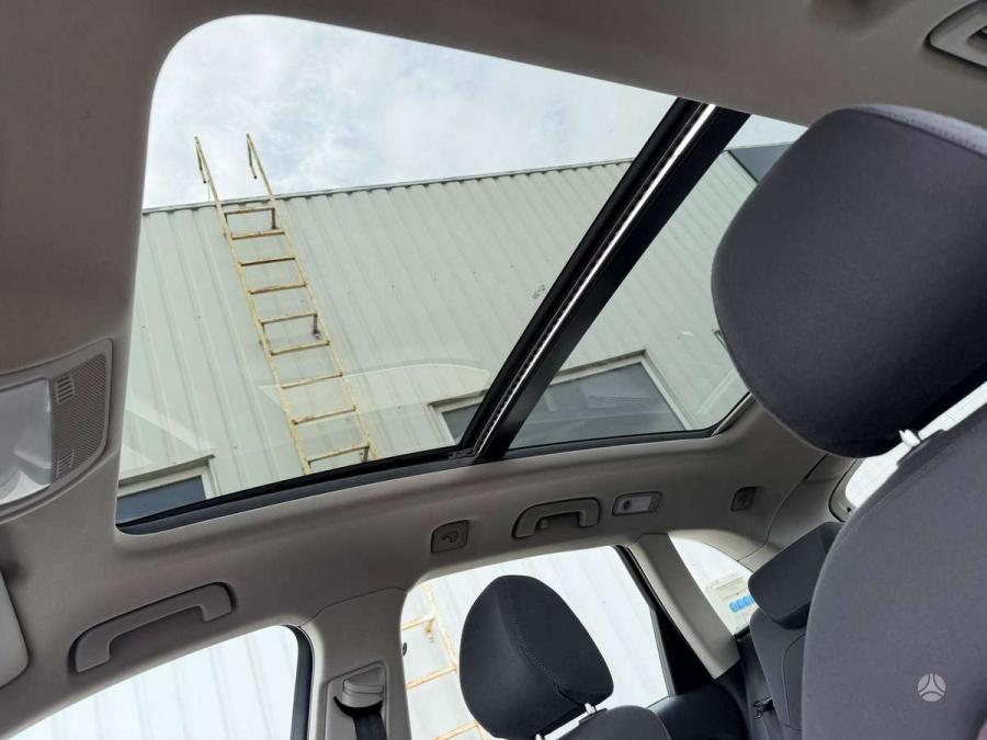 Black Audi Q5 2009 in Marijampole, with an engine capacity of 1.97 L and mileage of 293 thousand km for 8000 €, photo 21 on AUTOMOTO.COM.LV