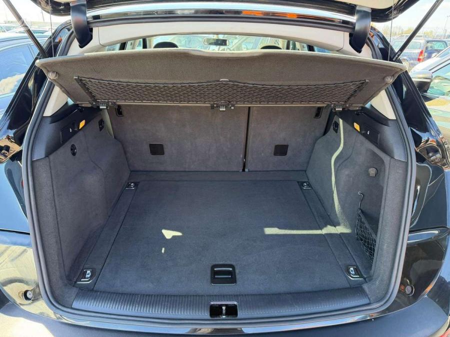 Black Audi Q5 2009 in Marijampole, with an engine capacity of 1.97 L and mileage of 293 thousand km for 8000 €, photo 35 on AUTOMOTO.COM.LV