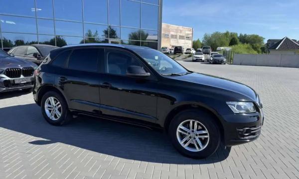 Black Audi Q5 2009 in Telschi, with an engine capacity of 2.00 L and mileage of 213 thousand km for 8990 €, photo 4 on AUTOMOTO.COM.LV