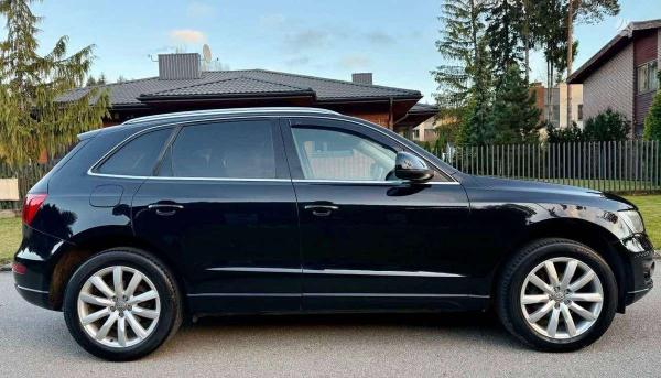 Black Audi Q5 2009 in Vilnius, with an engine capacity of 1.97 L and mileage of 382 thousand km for 7000 €, photo 4 on AUTOMOTO.COM.LV