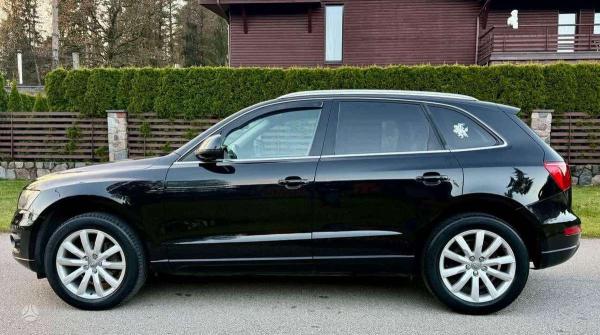 Black Audi Q5 2009 in Vilnius, with an engine capacity of 1.97 L and mileage of 382 thousand km for 7000 €, photo 6 on AUTOMOTO.COM.LV