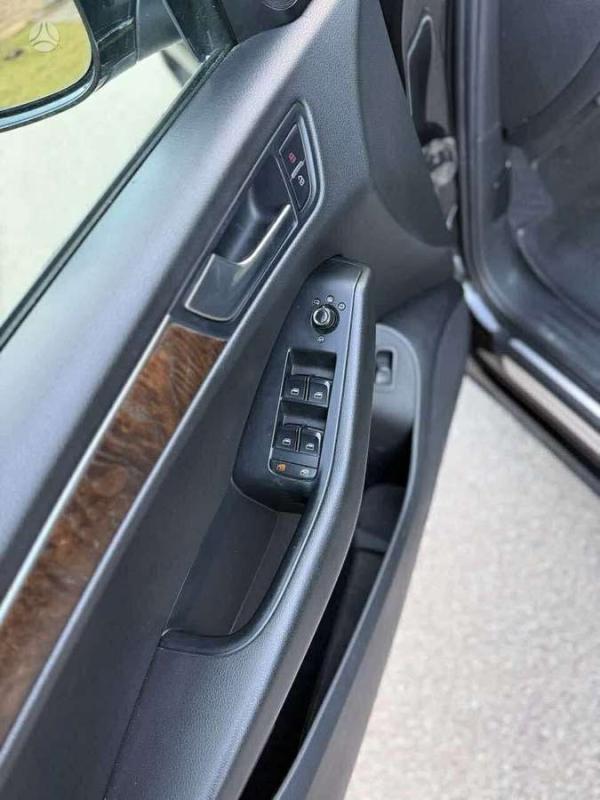 Black Audi Q5 2009 in Vilnius, with an engine capacity of 1.97 L and mileage of 382 thousand km for 7000 €, photo 9 on AUTOMOTO.COM.LV