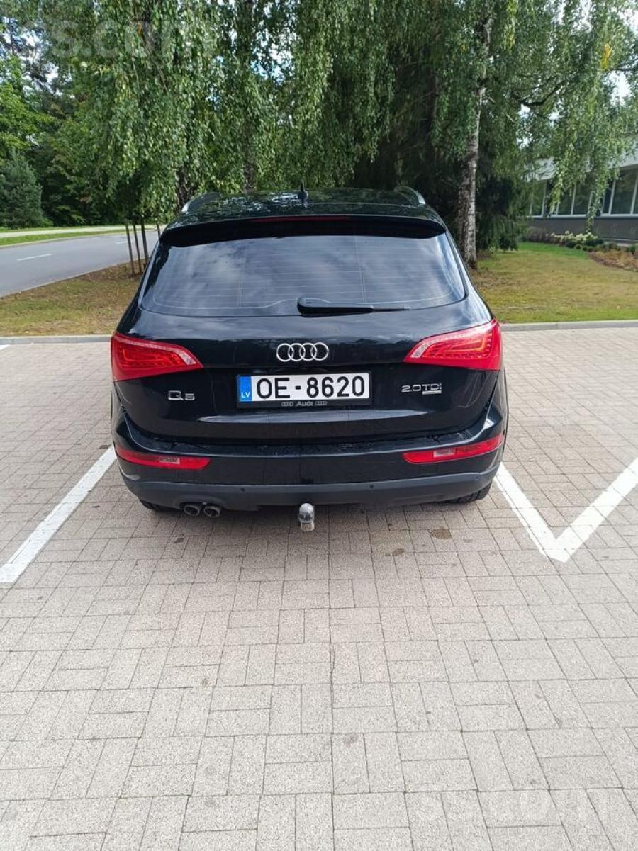 Melns Audi Q5 2009 Tukums, ar dzinēja tilpumu 2.00 L un nobraukumu 333 tūkst. km par 10100 €, foto 3 vietnē AUTOMOTO.COM.LV