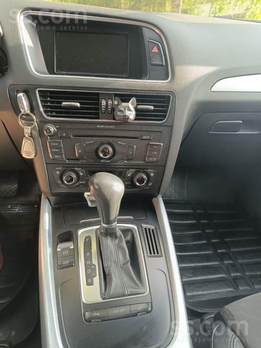 Melns Audi Q5 2009 Tukums, ar dzinēja tilpumu 2.00 L un nobraukumu 333 tūkst. km par 10100 €, foto 8 vietnē AUTOMOTO.COM.LV