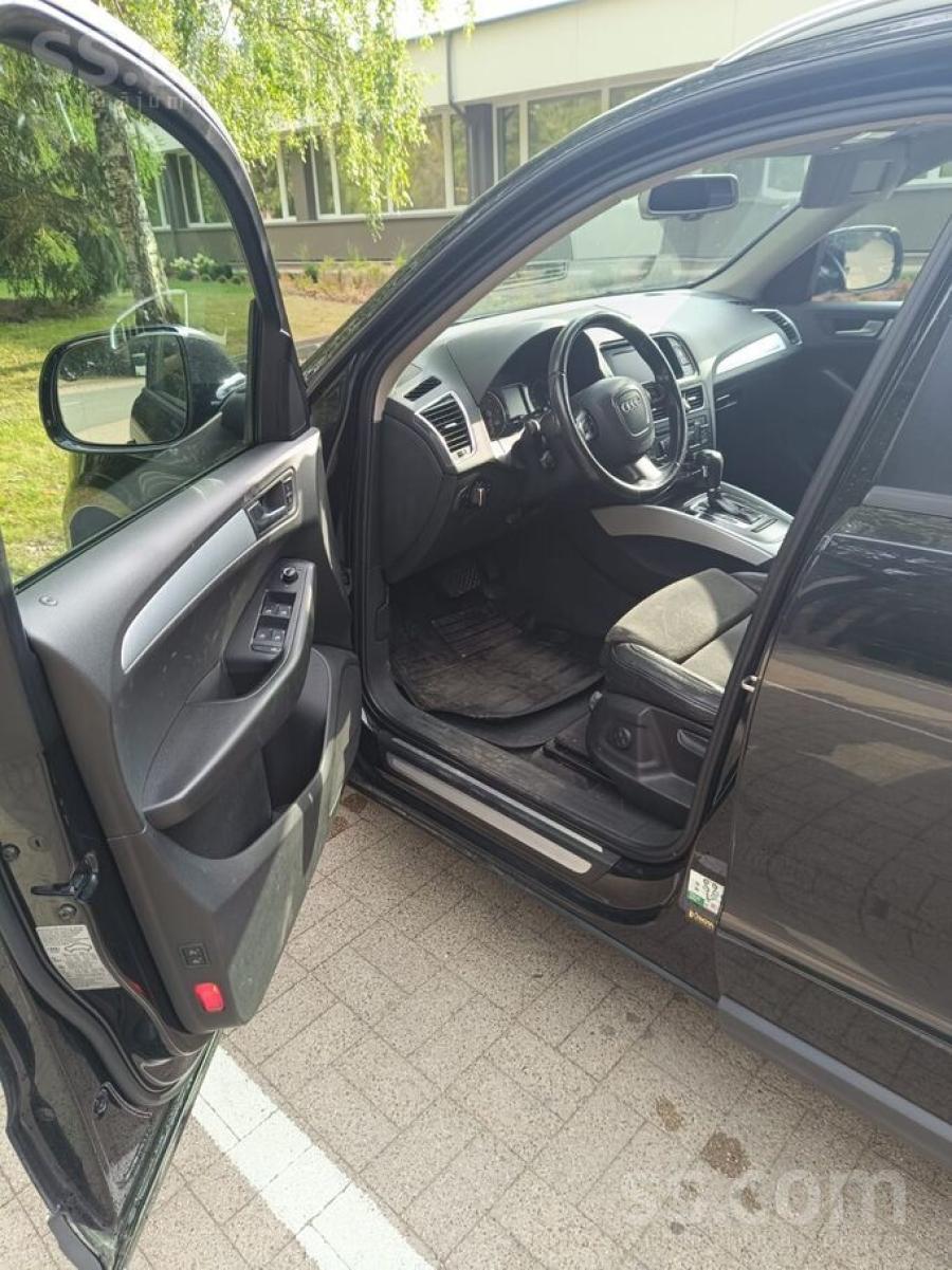 Melns Audi Q5 2009 Tukums, ar dzinēja tilpumu 2.00 L un nobraukumu 333 tūkst. km par 10100 €, foto 9 vietnē AUTOMOTO.COM.LV