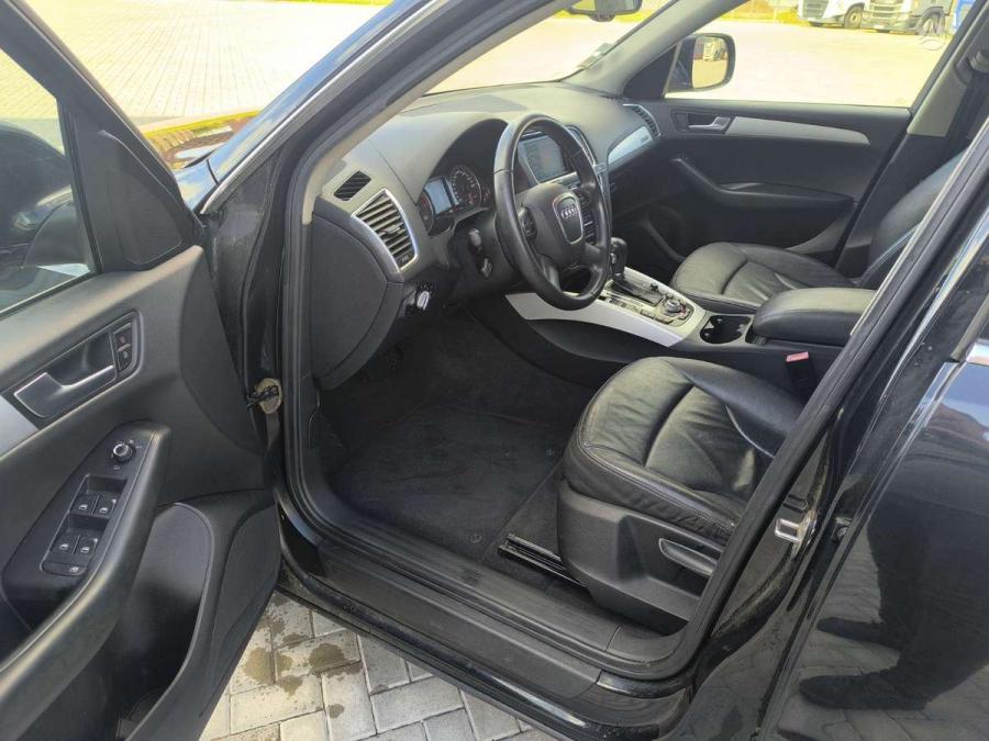 Melns Audi Q5 2009 Tauragė, ar dzinēja tilpumu 1.97 L un nobraukumu 226 tūkst. km par 7900 €, foto 10 vietnē AUTOMOTO.COM.LV