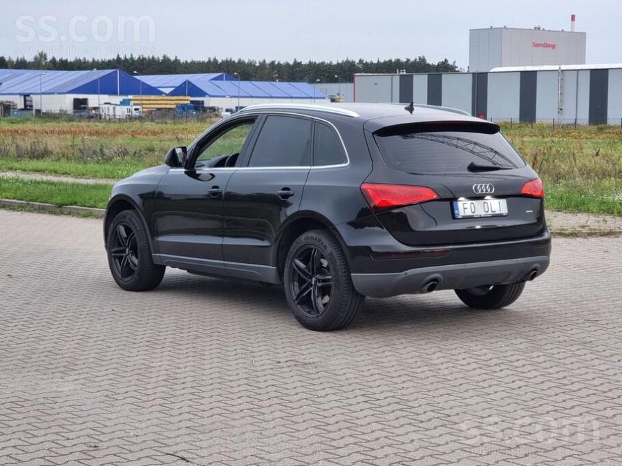 Black Audi Q5 2009 in Riga, with an engine capacity of 3.00 L and mileage of 365 thousand km for 8200 €, photo 3 on AUTOMOTO.COM.LV