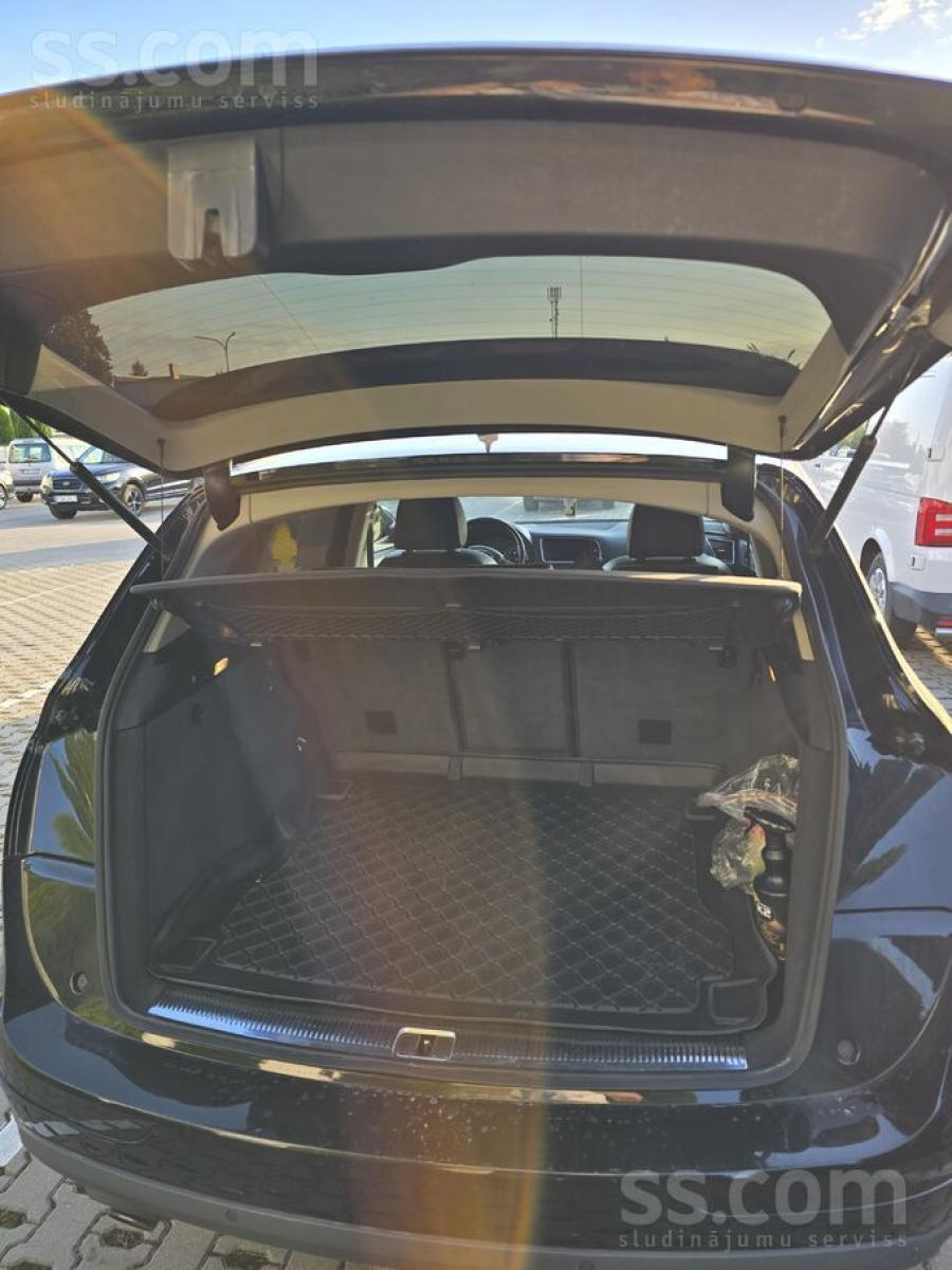 Black Audi Q5 2009 in Riga, with an engine capacity of 3.00 L and mileage of 365 thousand km for 8200 €, photo 8 on AUTOMOTO.COM.LV