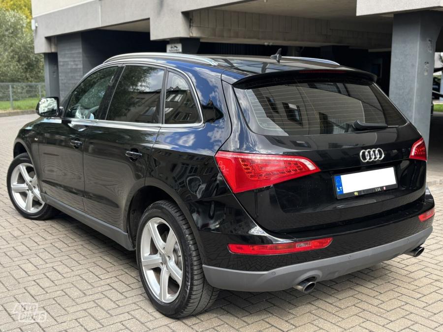 Melns Audi Q5 2009 Kauņa, ar dzinēja tilpumu 2.00 L un nobraukumu 300 tūkst. km par 6000 €, foto 4 vietnē AUTOMOTO.COM.LV