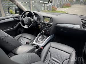 Black Audi Q5 2009 in Jelgava, with an engine capacity of 2.00 L and mileage of 279 thousand km for 7700 €, photo 15 on AUTOMOTO.COM.LV