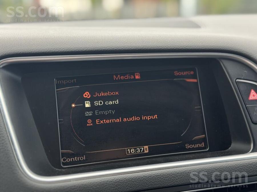 Black Audi Q5 2009 in Jelgava, with an engine capacity of 2.00 L and mileage of 279 thousand km for 7700 €, photo 18 on AUTOMOTO.COM.LV