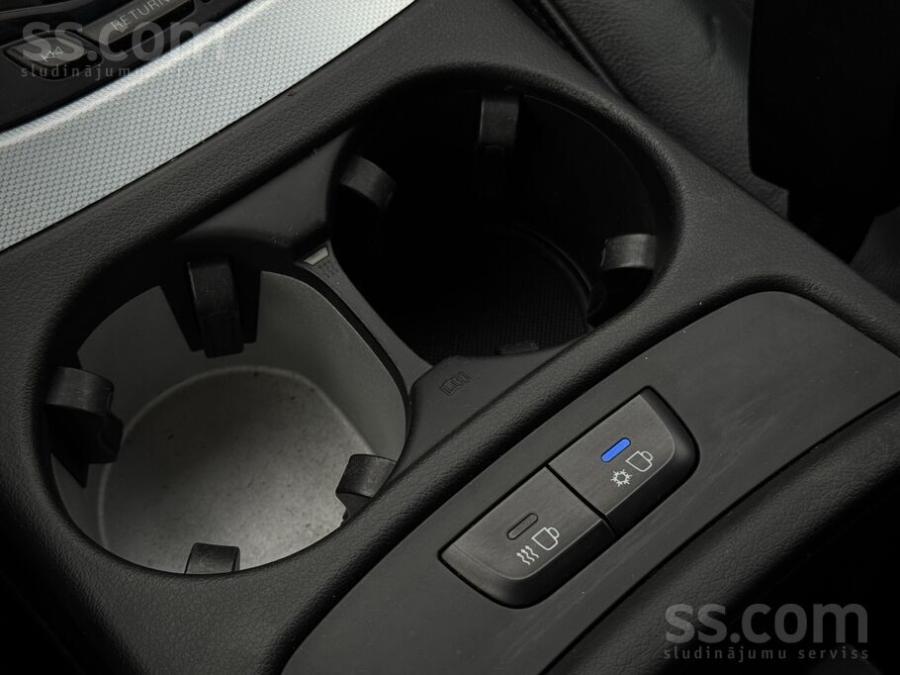Black Audi Q5 2009 in Jelgava, with an engine capacity of 2.00 L and mileage of 279 thousand km for 7700 €, photo 24 on AUTOMOTO.COM.LV