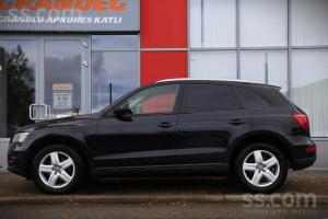 Melns Audi Q5 2009 Rīga, ar dzinēja tilpumu 2.00 L un nobraukumu 334 tūkst. km par 7495 €, foto 3 vietnē AUTOMOTO.COM.LV