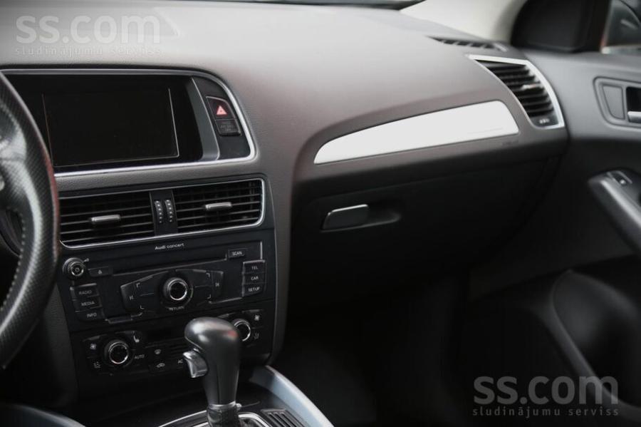 Melns Audi Q5 2009 Rīga, ar dzinēja tilpumu 2.00 L un nobraukumu 334 tūkst. km par 7495 €, foto 10 vietnē AUTOMOTO.COM.LV