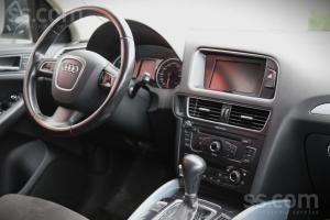Melns Audi Q5 2009 Rīga, ar dzinēja tilpumu 2.00 L un nobraukumu 334 tūkst. km par 7495 €, foto 12 vietnē AUTOMOTO.COM.LV